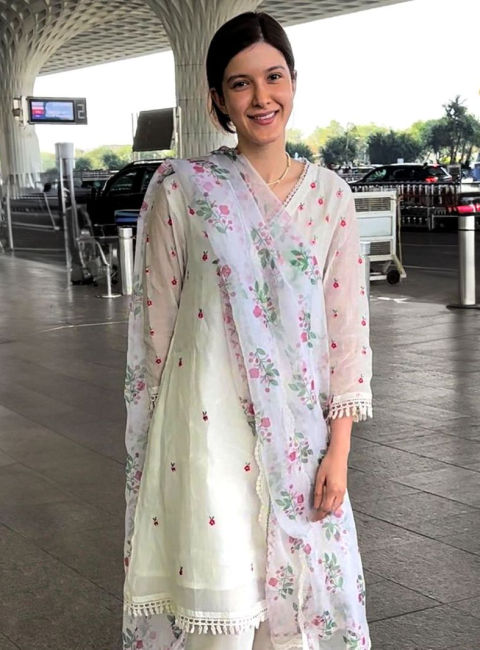 A Dive into Mirror Work : Understanding the Art - The Loom Blog