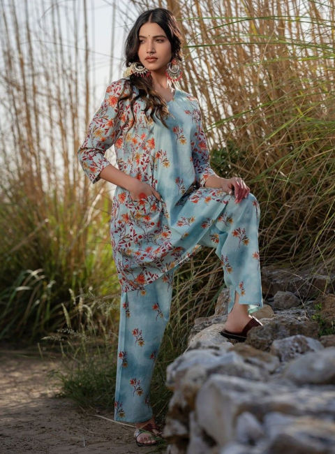 The Loom Women Kurta with Pants Top Choice for Valentine’s Day 2026