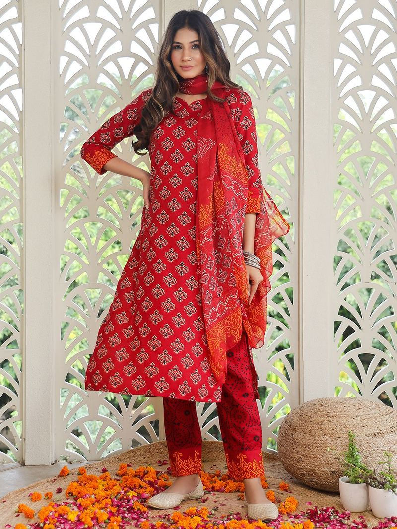 Slay the Heat: Must-Have Summer Suit Sets for 2025