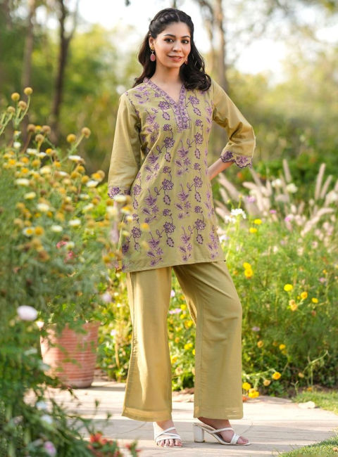 Haldi Fashion Trends 2025: The Loom Stunning Picks for Women