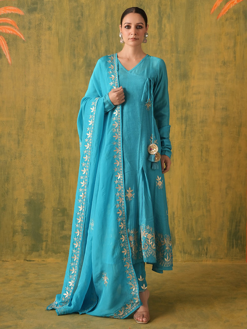 Festive Diwali Suit Set: 4 Women’s Looks for Celebration You Need