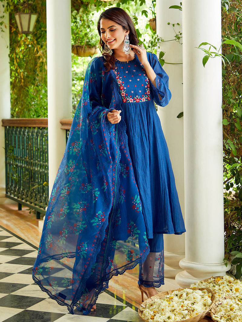 How to Choose Top Trending Ethnic Kurta Set for Women – The Loom Brand