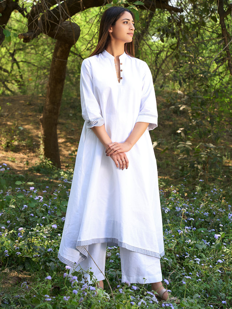 How to Choose Top Handcrafted Ethnic Wear Brands in India - The Loom