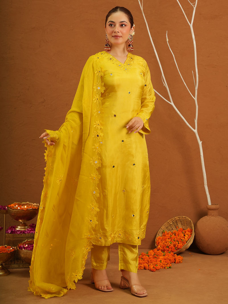 Top 5 Sankranti Special Ethnic Wear Picks from The Loom in 2026