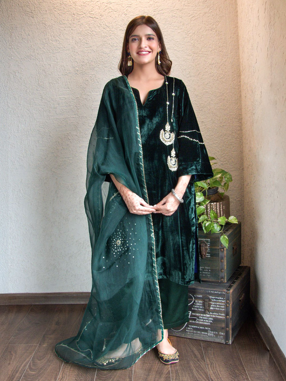 Green Hand Embroidered Velvet Kurta with Pants - Set of 2