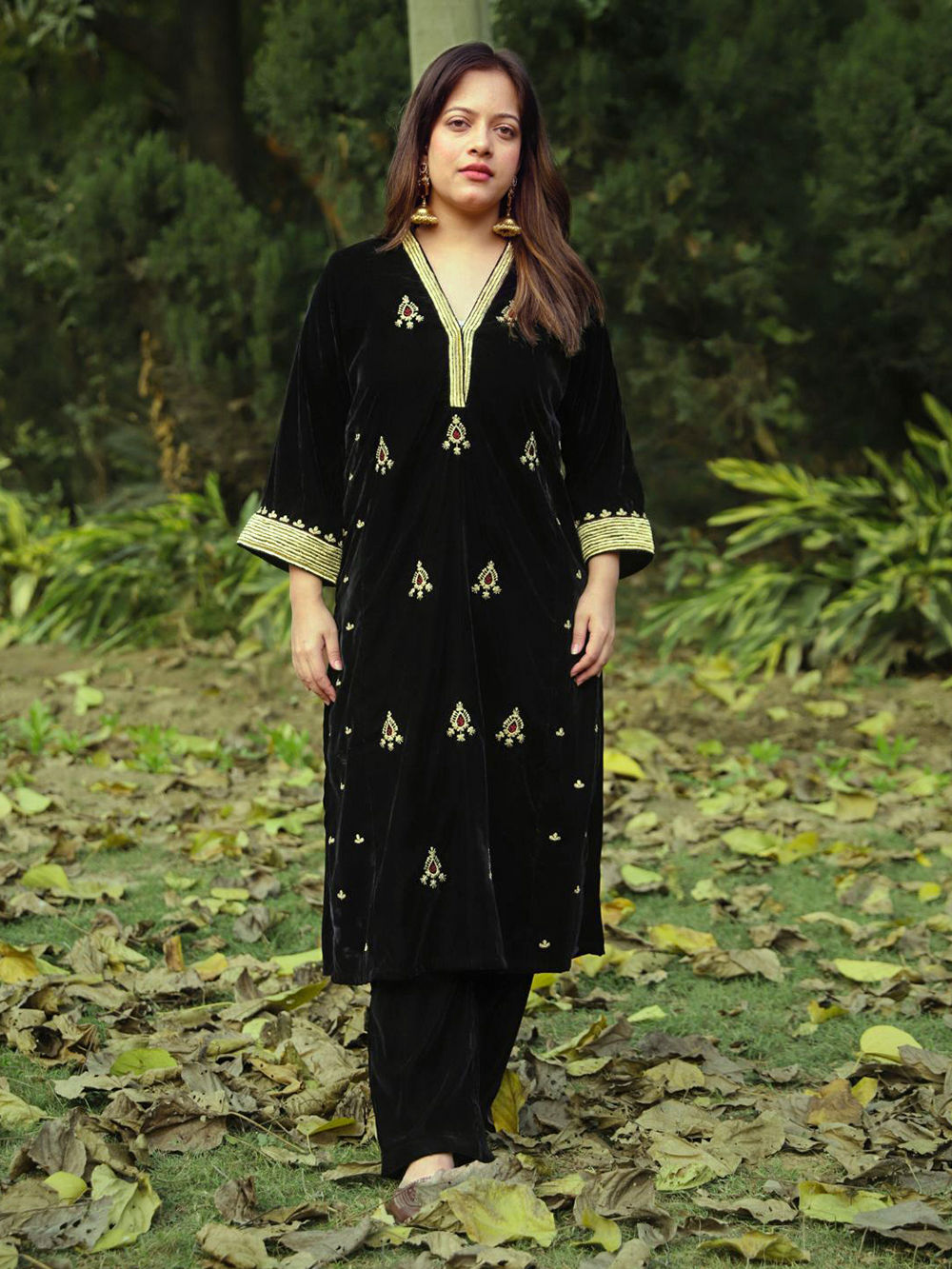 Black Embroidered Velvet Kurta with Pants - Set of 2